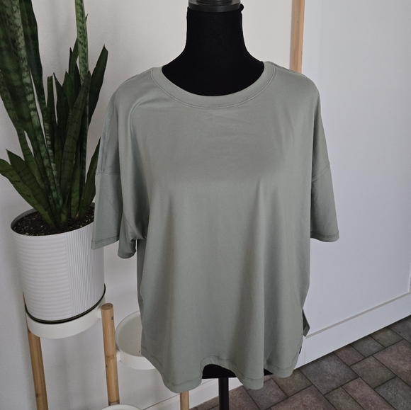 Yogalicious | Tops | Yogalicious Super Soft Oversized Safe Green Tee ...